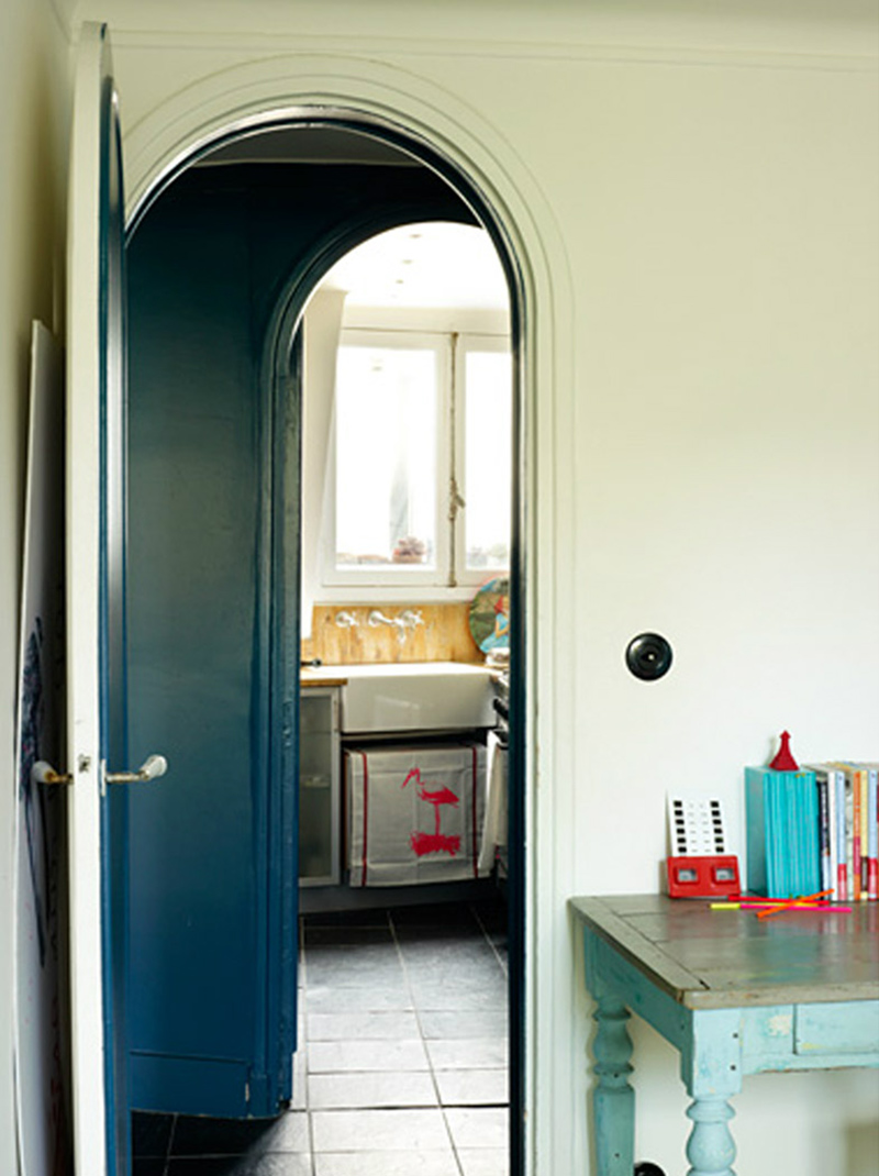 Le petit appartement coloré d'Anne Hubert - Turbulences Déco