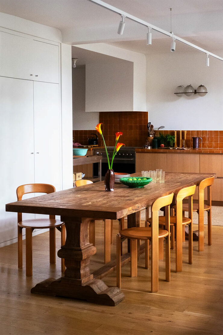 20 décors et + qui ont adopté la chaise Rey, icône design des années 70 ...